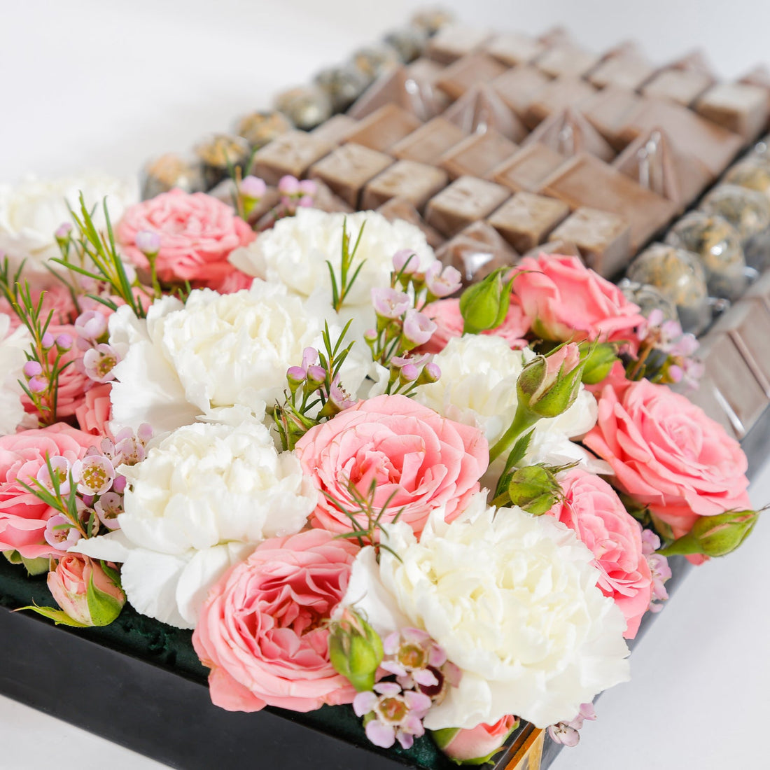 Opera Patisserie | Special Chocolate Tray N Pink Flowers